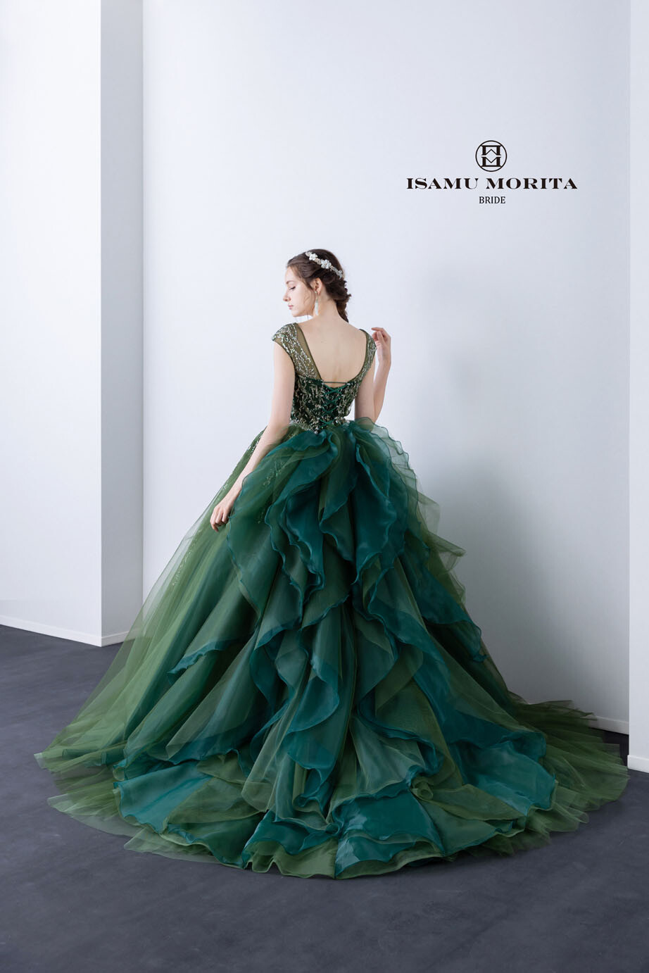 イサムモリタブライド｜IC-148(GR)｜カラードレス｜衣裳を選ぶ｜ビアンベール from Arkbell